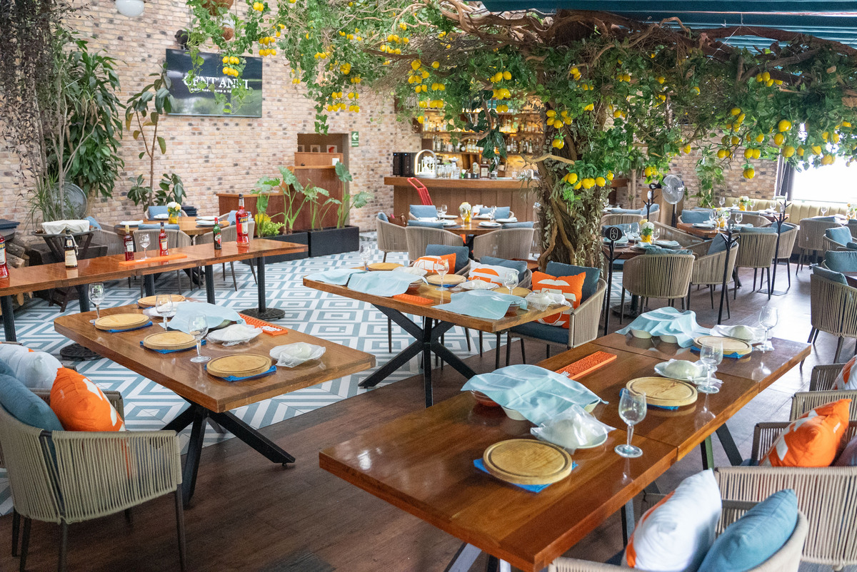 Cent’anni ristorante vivo & terraza te invita a continuar disfrutando ...
